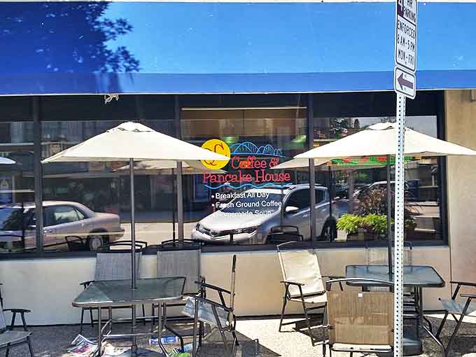 Sidewalk seating for those rare Illinois days when the weather behaves and your coffee stays the perfect temperature.