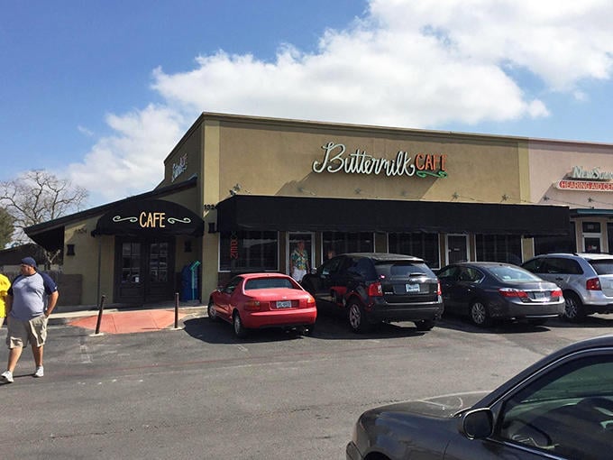 The parking lot: where Texans of all stripes gather with a shared mission&mdash;to experience breakfast nirvana before heading back to reality.