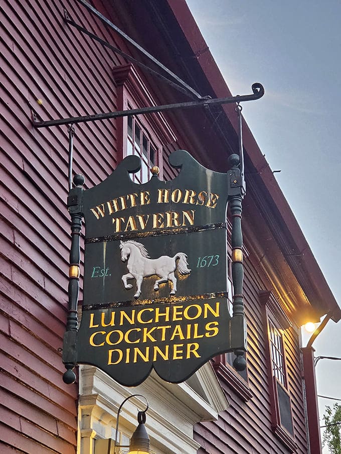 The sign says 1673, but the cuisine is timeless. This historic marker has been guiding hungry travelers for longer than most countries have existed.