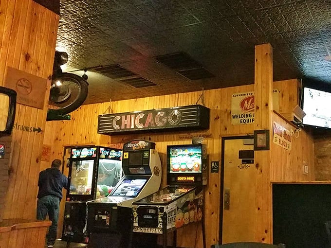 Where pizza and arcade games create the perfect nostalgic pairing—proving some pleasures never outgrow their ability to delight.