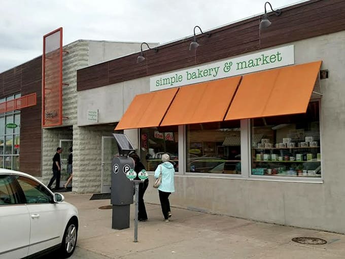Simple Bakery & Market extends the caf&eacute; experience, offering take-home treats for those who can't bear to say goodbye to breakfast.