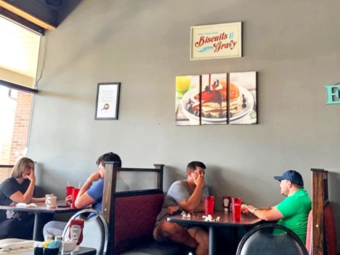 Simple decor with food photos that actually match what arrives at your table&mdash;a refreshing honesty in the Instagram age.