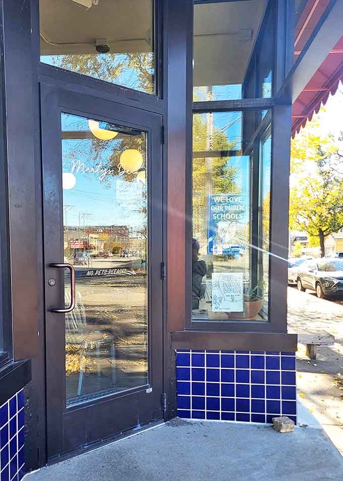 No Pets Please but all sandwich lovers are welcome. The entrance promises delicious democracy&mdash;everyone deserves exceptional bread and fillings.