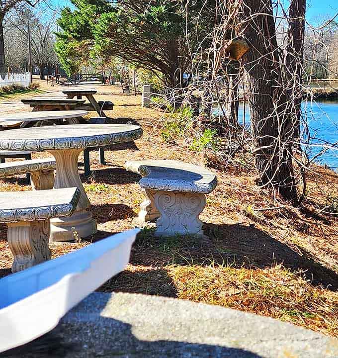 After getting your barbecue treasure, these picnic tables by the water offer the perfect spot to contemplate the meaning of life and perfect smoke rings.
