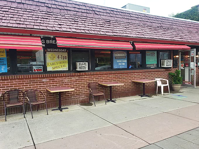 The unassuming exterior hides culinary treasures within &ndash; like a paperback novel with dog-eared pages, its value isn't in appearances but in what's inside