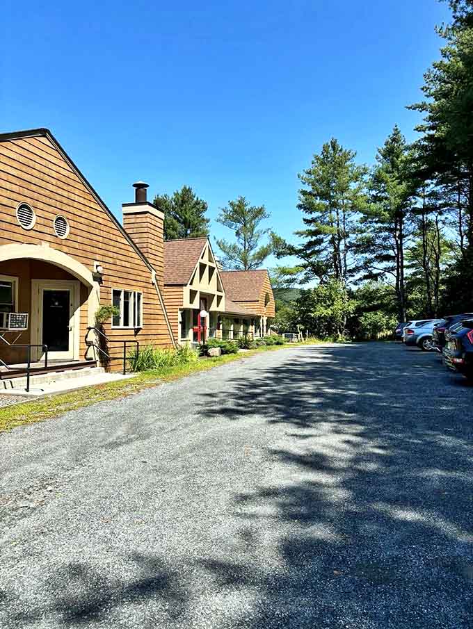Approaching Worthy Kitchen feels like discovering a delicious secret&mdash;a humble exterior that gives no hint of the culinary treasures within.