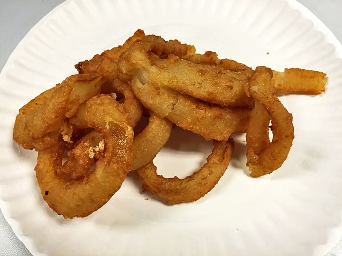 Onion rings with the perfect crunch-to-softness ratio. These golden halos deserve their own fan club and commemorative t-shirt.