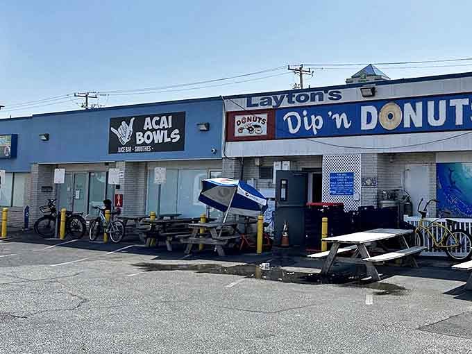 Layton's Dip 'n Donut outpost &ndash; where picnic tables and beach umbrellas create the perfect casual spot for donut emergencies near the boardwalk.