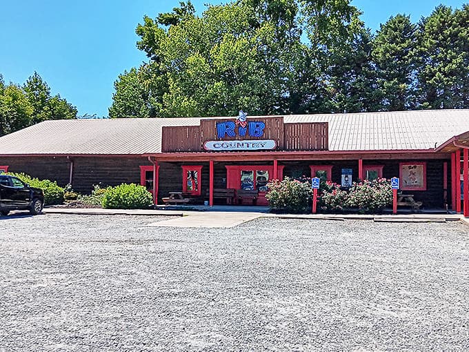 Summer or winter, that red-trimmed porch at Rib Country welcomes hungry travelers like a BBQ lighthouse on the horizon.