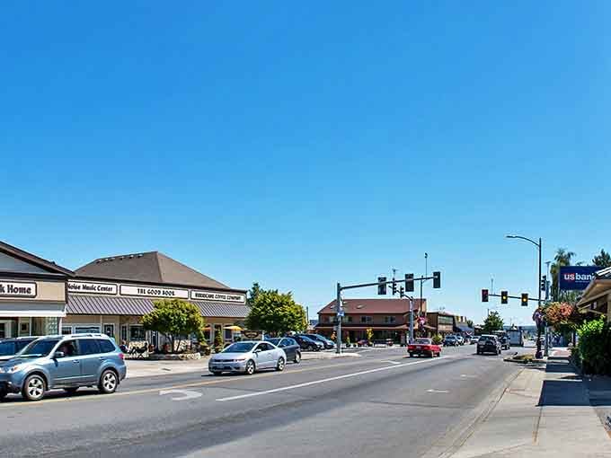 Blue skies and wide streets &ndash; Sequim's famous "rain shadow" in action! Where Washingtonians go when they need vitamin D therapy.