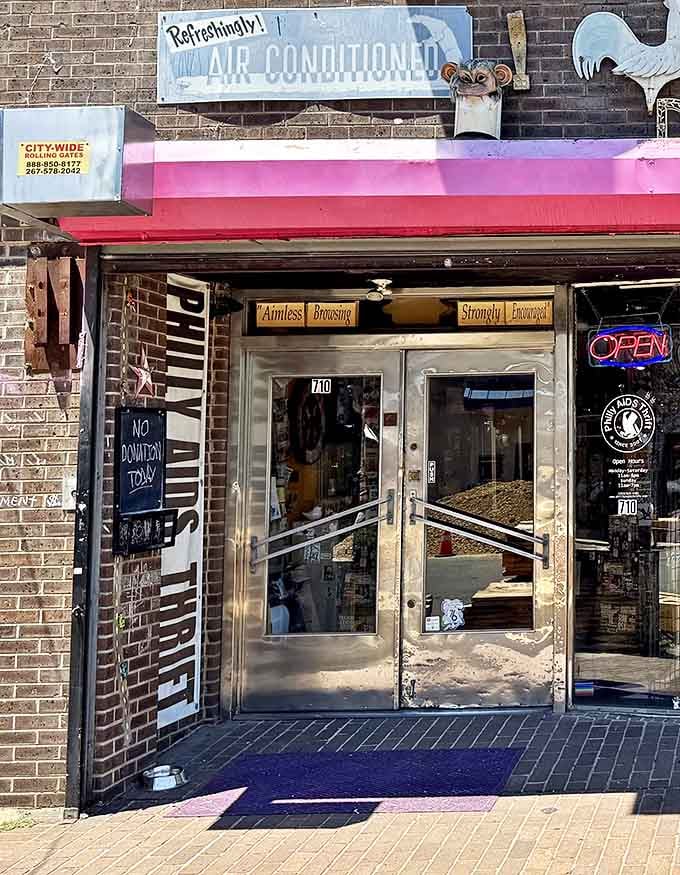 Aimless Browsing Strongly Encouraged &ndash; rarely has a sign so perfectly captured the spirit of an establishment or my personal shopping philosophy.