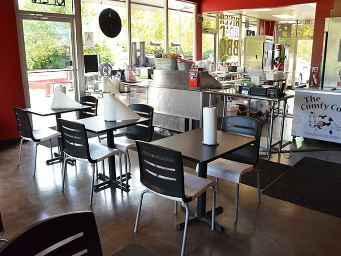 Simple, functional, and focused on what matters &ndash; the dining area lets the food take center stage without unnecessary frills.