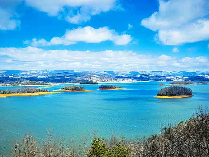 Islands dotting turquoise waters like nature's stepping stones. This view from Point Lookout makes you wonder why you ever stress about deadlines.