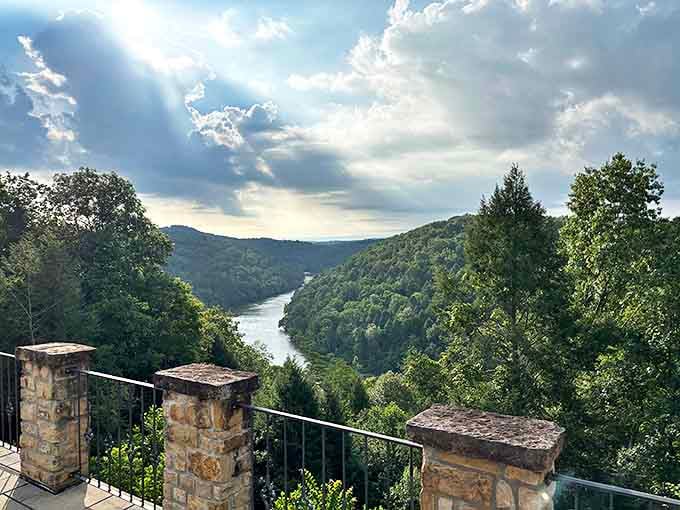 The view that launched a thousand desktop backgrounds. Kentucky's Cumberland River valley unfolds like nature's own IMAX experience.
