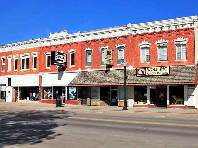 Ord's classic red brick buildings stand as colorful sentinels of small-town charm. No corporate logos in sight &ndash; just pure Americana!
