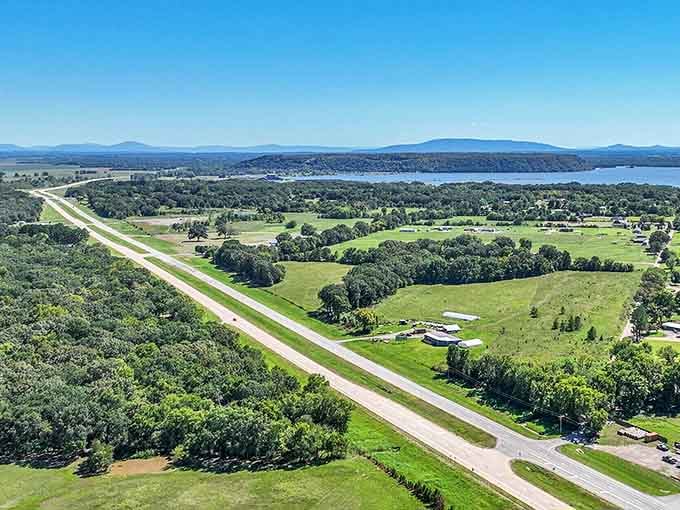 Where highways meet horizons &ndash; Sallisaw's surrounding countryside offers the breathing room city folks dream about.