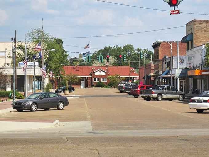 In Vivian, even the traffic lights seem to move at a more civilized pace. What's your hurry anyway?