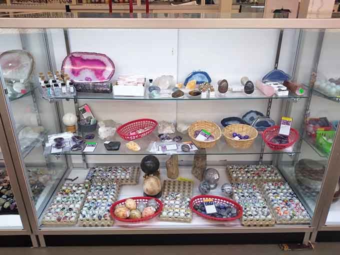 When crystals and gemstones catch the light like this, your wallet starts sweating and your inner collector starts dancing.