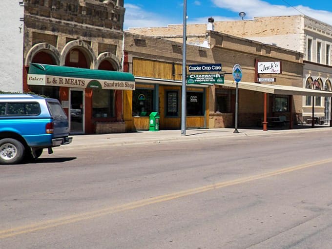 L&R Meats and the Cookie Coop Cafe&mdash;where locals debate politics over coffee and everyone leaves as friends.