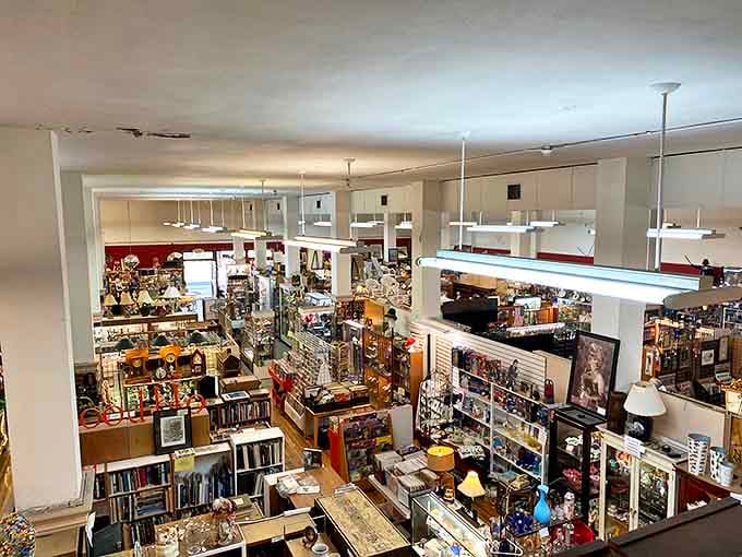 Bird's-eye view of organized chaos. From this vantage point, you can plot your antiquing strategy like a general surveying the battlefield.