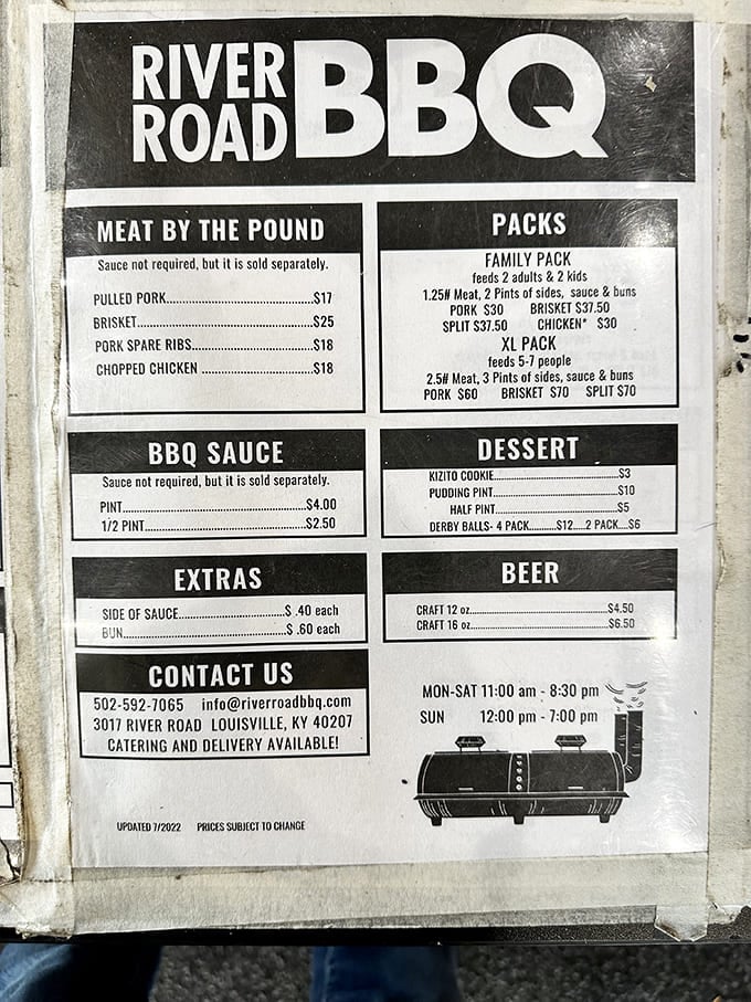 A menu that cuts right to the chase: meat by the pound, family packs, and just enough sides to complete the experience.