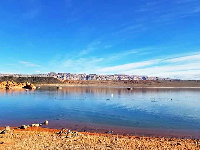 The ultimate showdown: brilliant blue water versus blazing orange sandstone. Spoiler alert: everyone who visits wins.