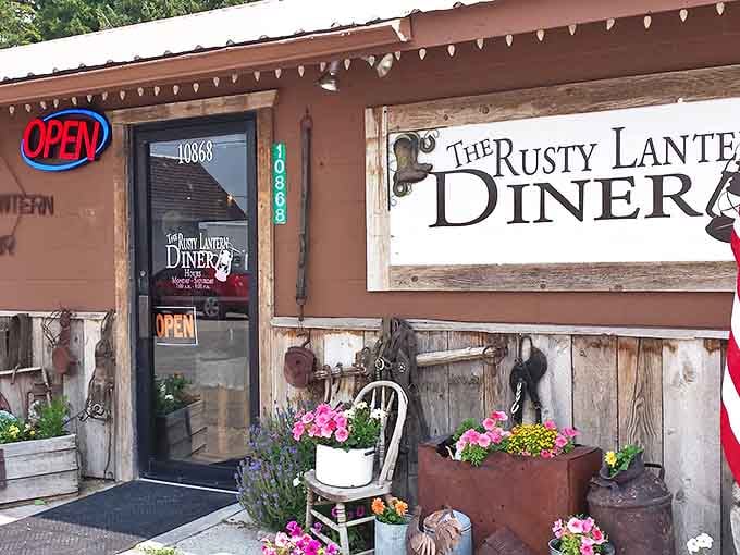 Flowers, rusty treasures, and home-cooked meals&mdash;this diner's entrance feels like Grandma's porch, if Grandma made cinnamon rolls the size of your head.