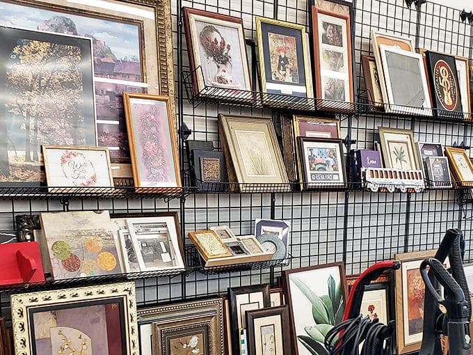 Wall art galore! One person's "doesn't match the new couch" is another's perfect statement piece for that empty hallway.