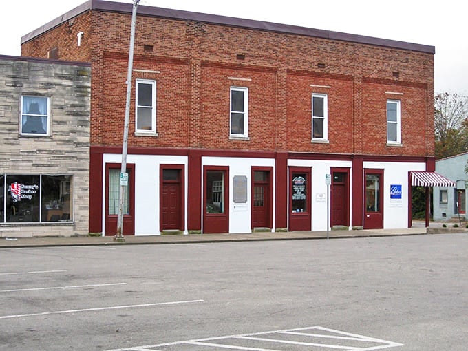 Leitchfield's distinctive red and white trimmed buildings give the downtown a nostalgic feel that's as comforting as grandma's apple pie.