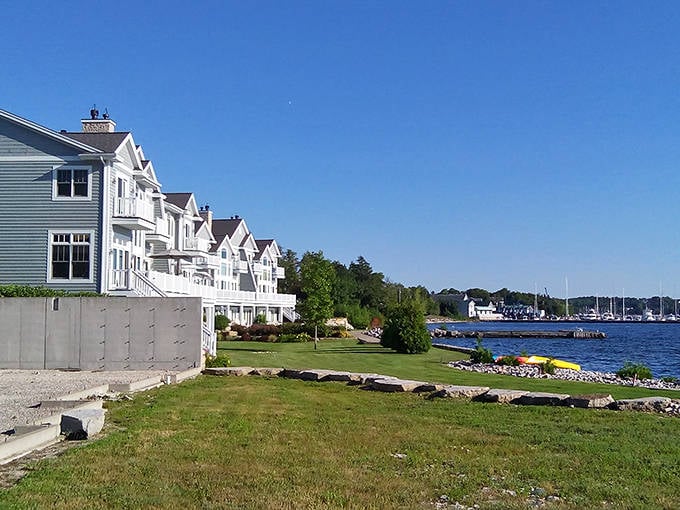 Sister Bay's waterfront looks like the place where stress goes to die, replaced by gentle waves and that "why don't we live here?" feeling.
