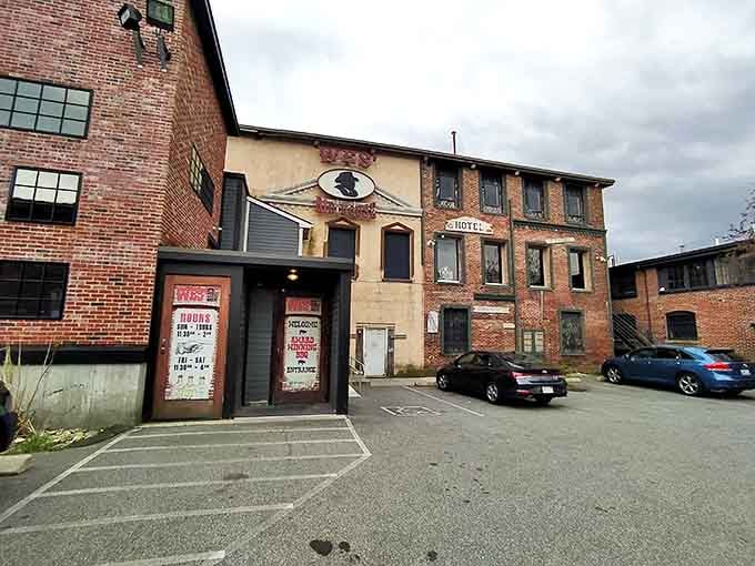 Wes' Rib House stands like a time capsule of flavor, where "Saturday Prime Rib" isn't just a menu item—it's a weekly pilgrimage.