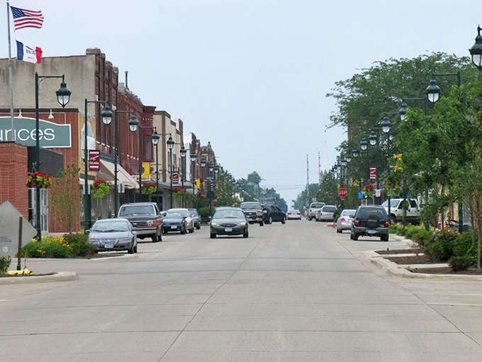 Small-town America at its finest! Oelwein's well-preserved downtown reminds us that some places still value community over chaos.