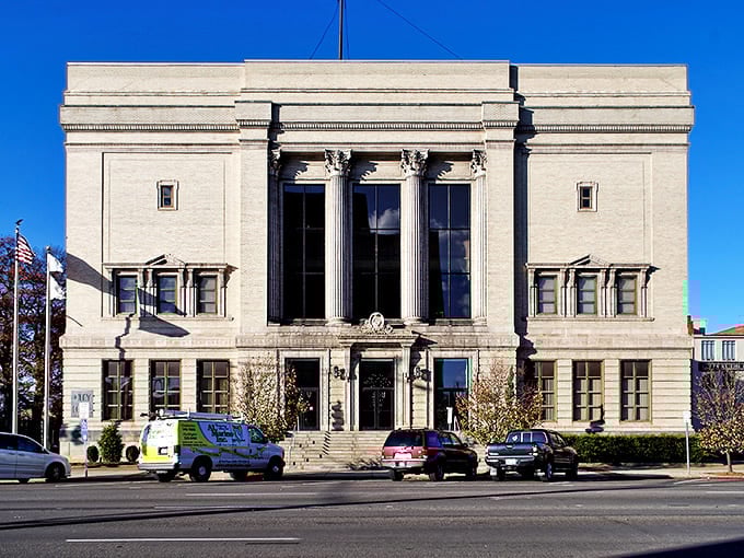 Huntington's City Hall showcases classical architecture that would cost a fortune to build today&mdash;a public treasure everyone gets to enjoy.