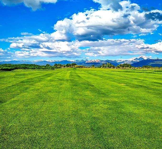 Golf courses elsewhere have water hazards; Driggs has distraction hazards&mdash;try keeping your eye on the ball with that mountain panorama.