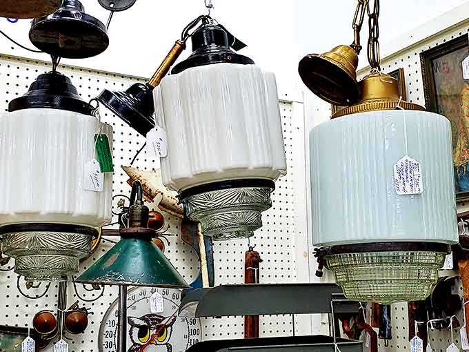These vintage pendant lights would make any Brooklyn designer weep with joy. Industrial chic before it was a hashtag.