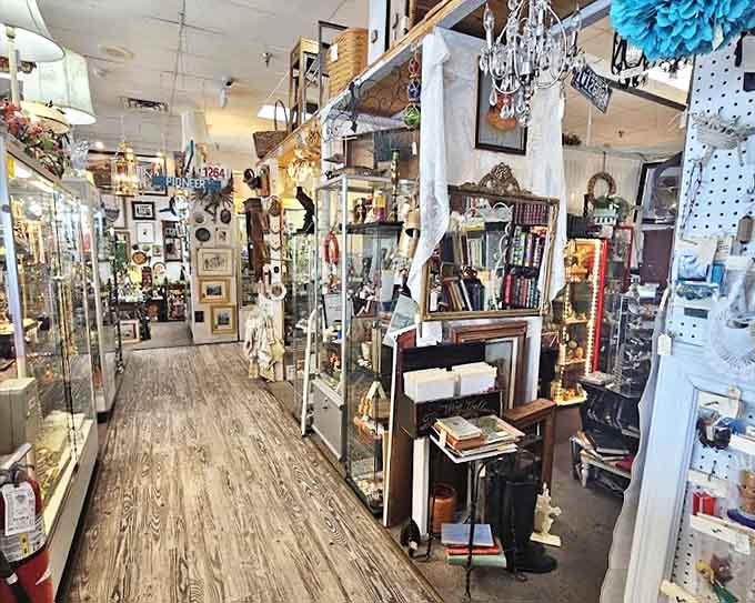 Down the rabbit hole of nostalgia you go! Each booth offers its own universe of treasures, from crystal chandeliers to forgotten bestsellers.