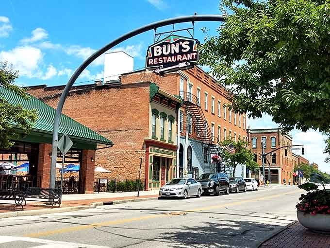 Bun's Restaurant sign beckons like an old friend - comfort food central awaits inside.