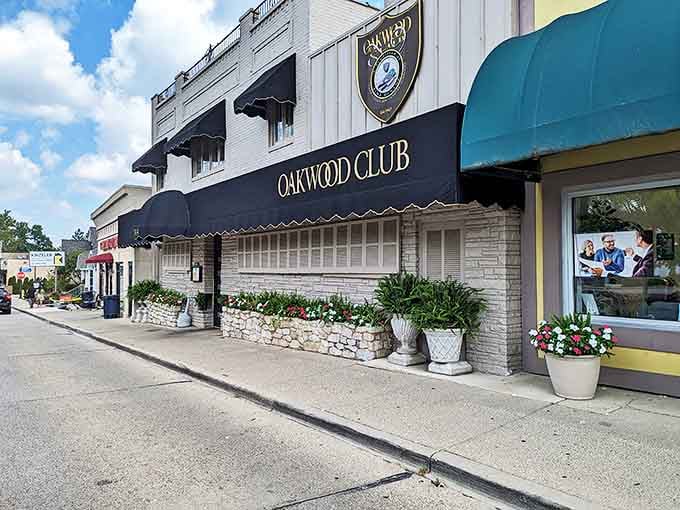 The Oakwood Club's classic facade has been drawing steak lovers for decades &ndash; and for good reason.