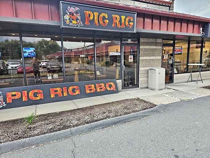 Don't judge this strip mall gem by its cover because incredible ribs await inside.