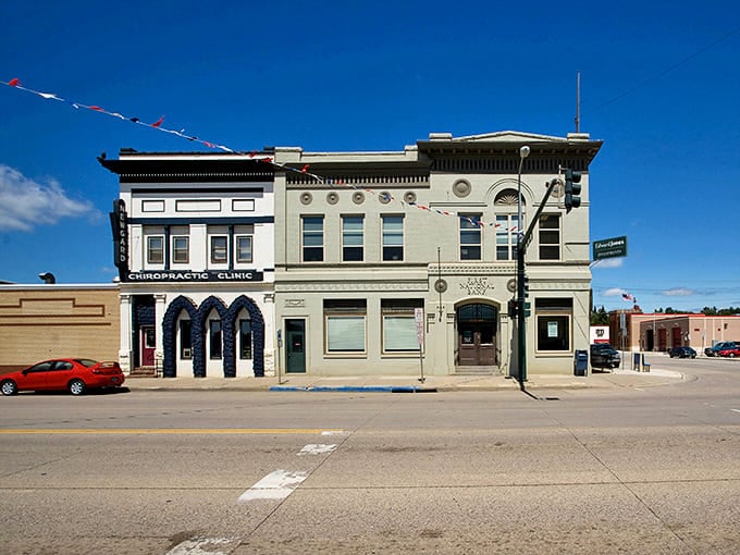The well-preserved storefronts of Mandan offer a glimpse into a time when shopping was a social event, not just a transaction.