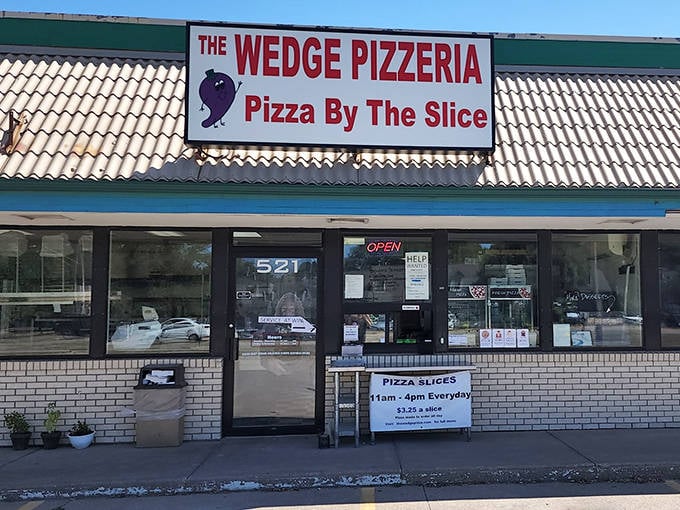 No frills necessary when your pizza speaks volumes - The Wedge lets its slices do all the talking.