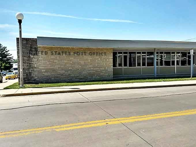 Even the post office in Kirksville has that mid-century architectural confidence&mdash;when government buildings weren't afraid to look like they belonged in The Jetsons.