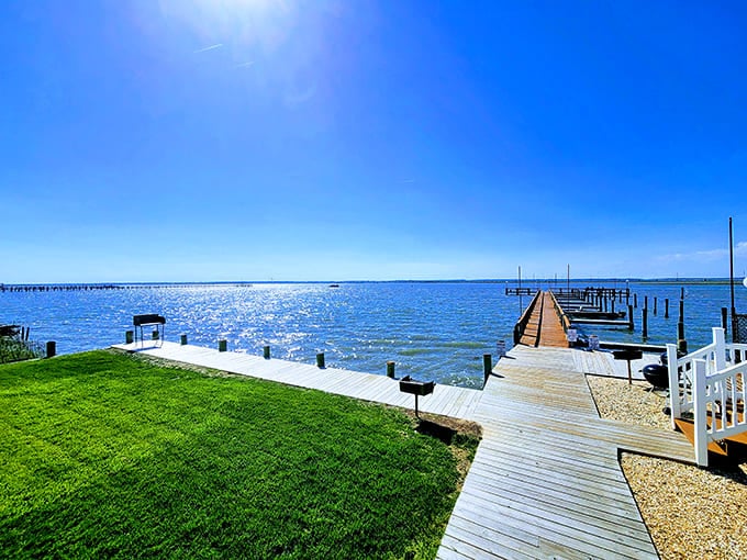 Wooden walkways lead to water views that make smartphone wallpapers jealous. The kind of vista that makes you forget deadlines, emails, and whatever else was stressing you out.