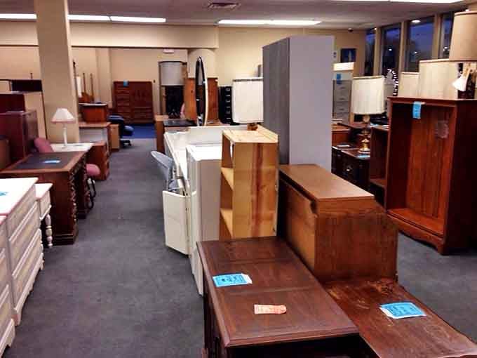 Furniture heaven! From classic wooden pieces to contemporary designs, the selection rotates faster than fashion trends in Milan.