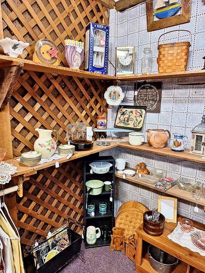 Wooden lattice and vintage dishware create a country kitchen corner that would make Grandma nod with approval. That Pyrex collection is calling your name!