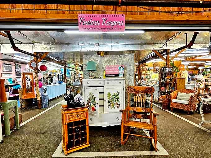 The massive indoor space keeps Florida's heat at bay while serious treasure hunting gets underway.