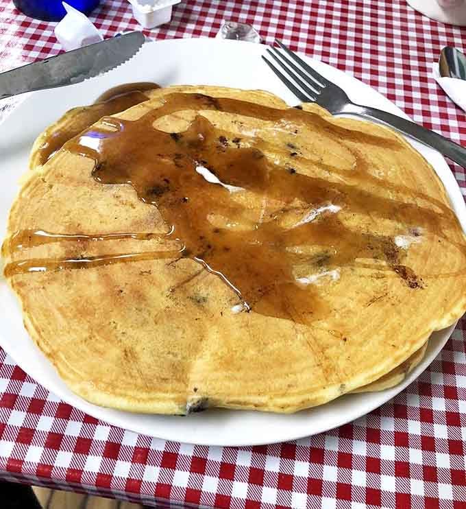 Blueberry pancakes that could make a maple tree volunteer for overtime&mdash;a perfect golden disc swimming in syrup on classic red-checkered tablecloths.