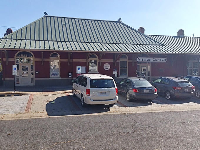 The Visitor Center welcomes travelers with that quintessential Southern hospitality &ndash; the architectural equivalent of "Y'all come on in!"