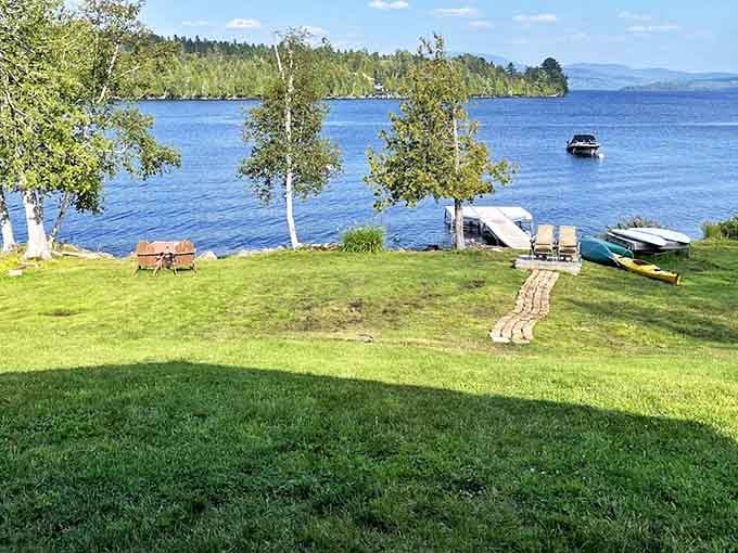 Lakeside perfection where the water meets the shore&mdash;proof that sometimes the best screen time happens without a screen at all.