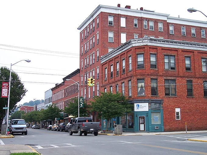 The traffic light in Elkins might be the only thing that slows down the pace in this picture-perfect West Virginia town.